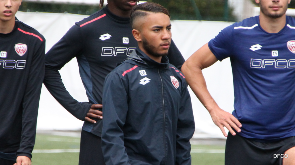 Yanis Chahid en équipe de France U17 - DFCO